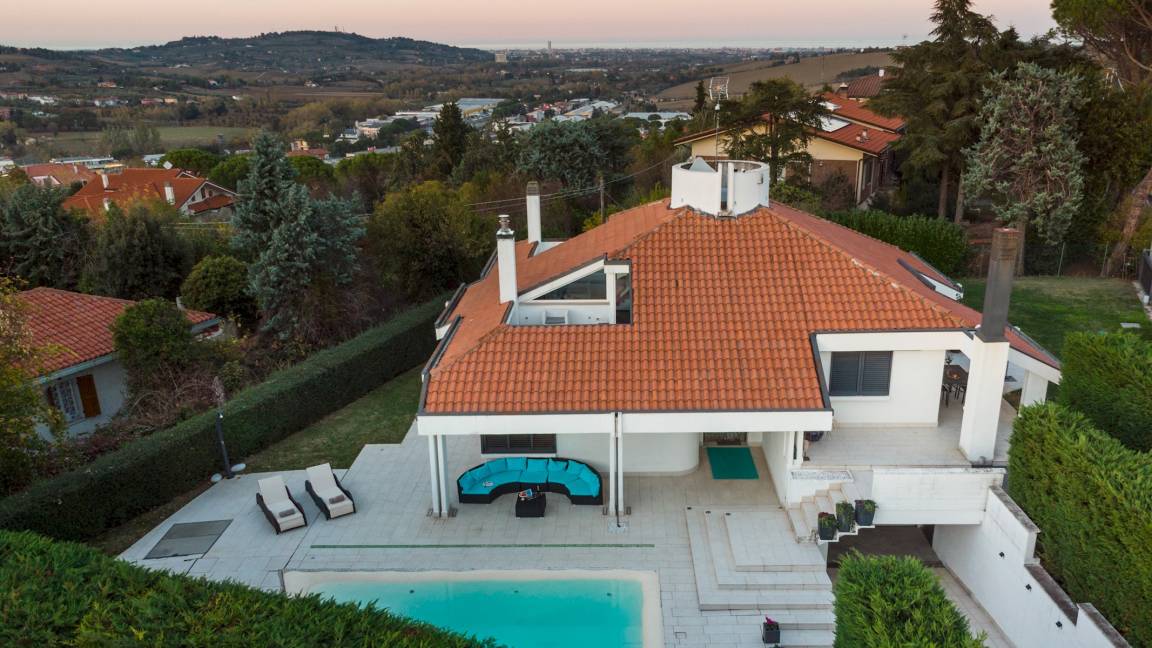 180 M² Villa ∙ 3 Bedrooms ∙ 6 Guests - Rimini