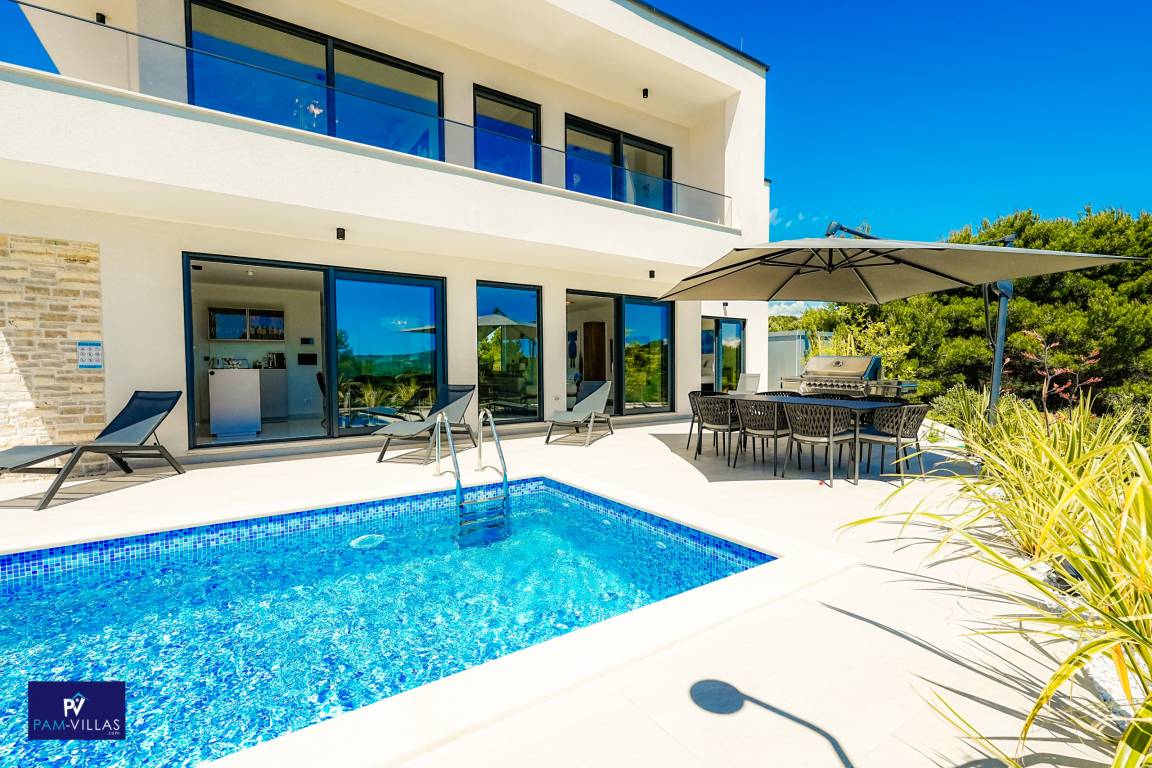250 M² Vivenda ∙ 4 Quartos ∙ 8 Hóspedes - Primošten