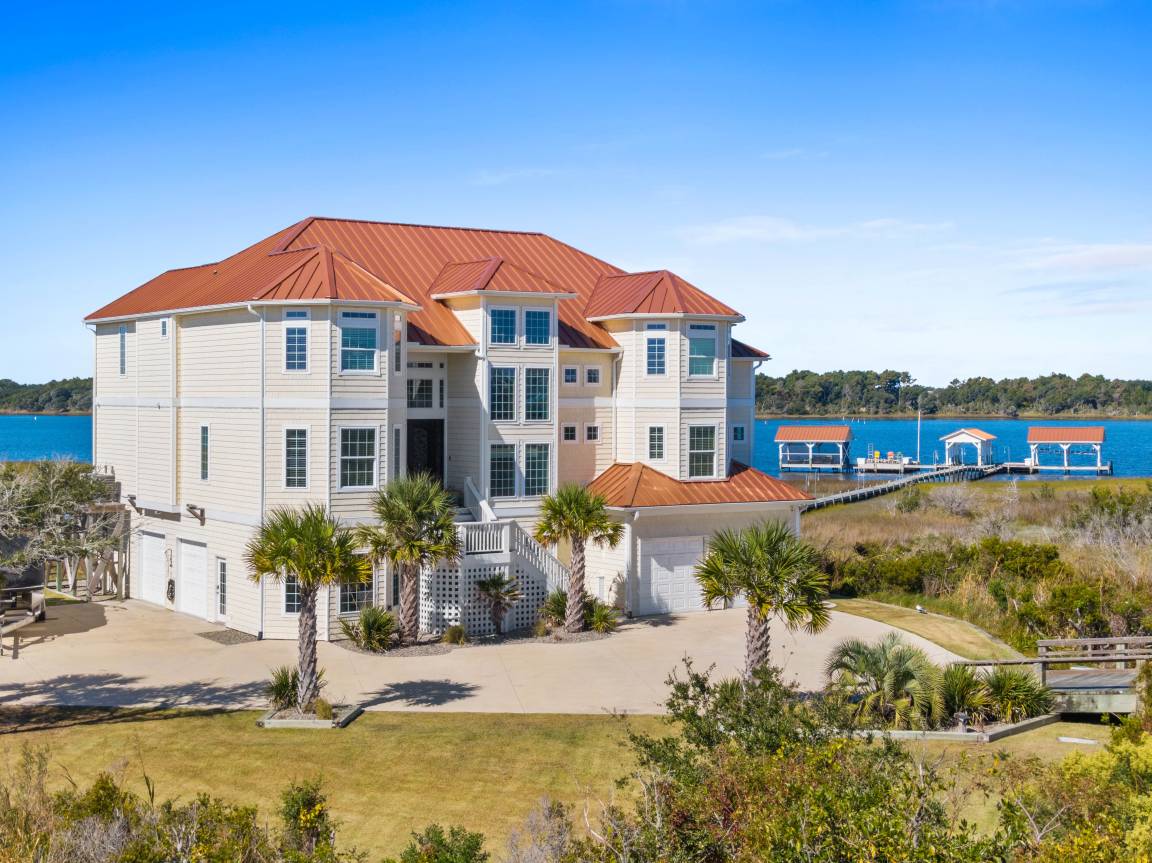 542 M² House ∙ 7 Bedrooms ∙ 14 Guests - North Topsail Beach, NC