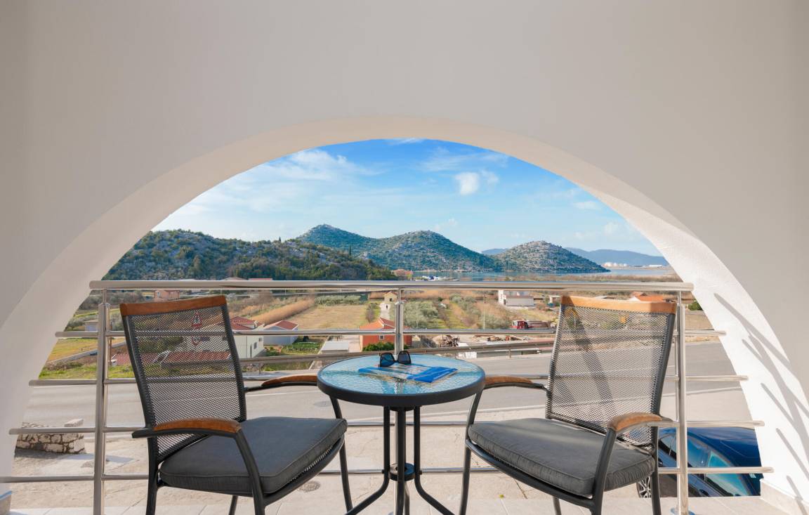 52 M² Apartment ∙ 1 Bedroom ∙ 4 Guests - Ploče