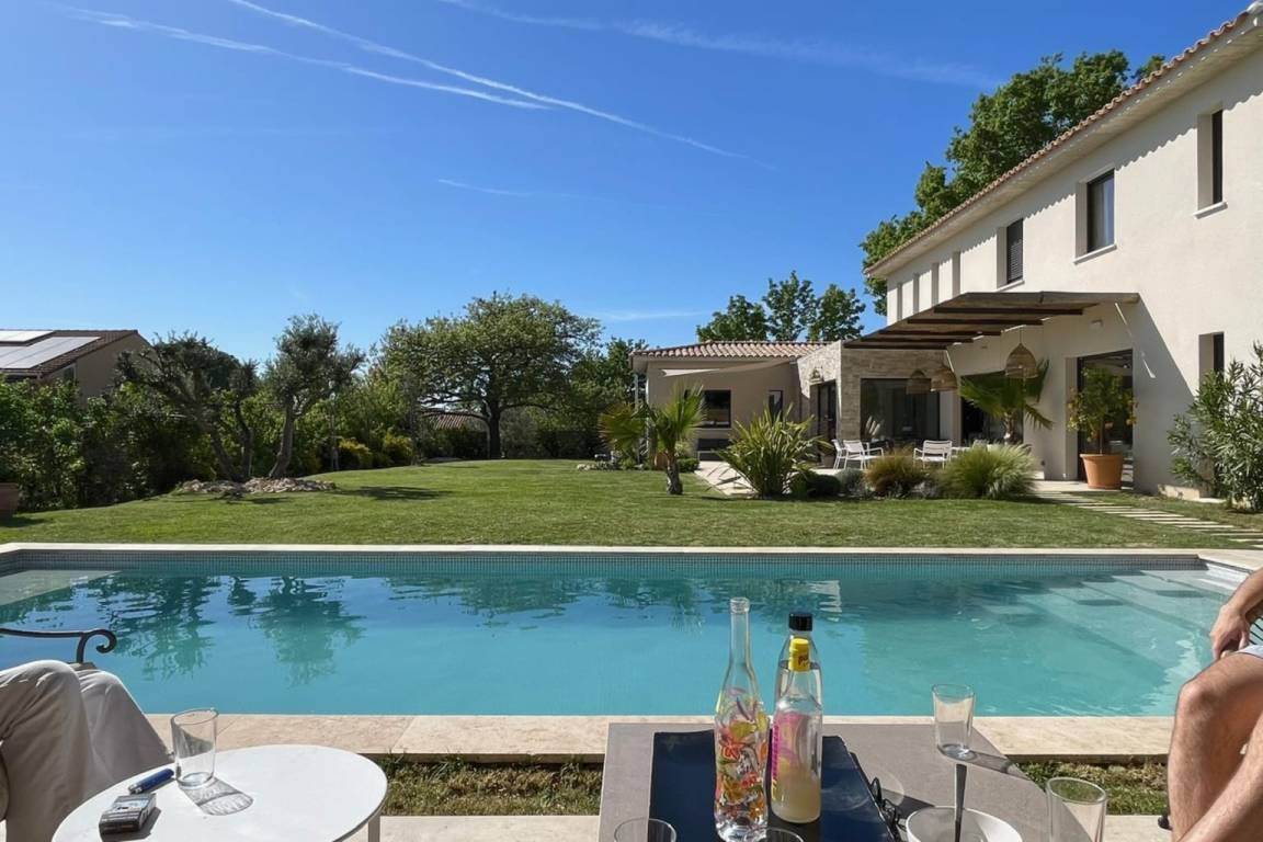 Maison De Vacances ∙ 5 Chambres ∙ 10 Personnes - Éguilles