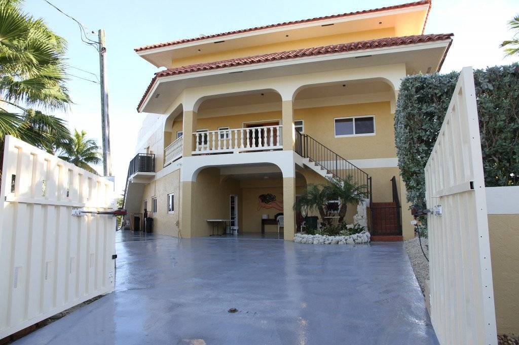 437 M² House ∙ 7 Bedrooms ∙ 20 Guests - Key Largo, FL