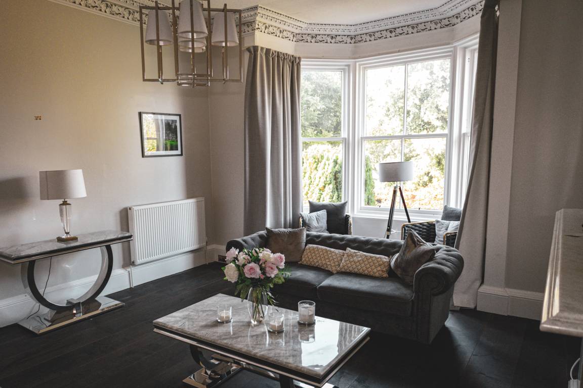 200 M² Apartment ∙ 2 Bedrooms ∙ 4 Guests - Stirling