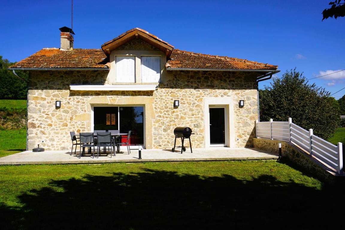 65 M² Gîte ∙ 3 Chambres ∙ 6 Personnes - Auvergne