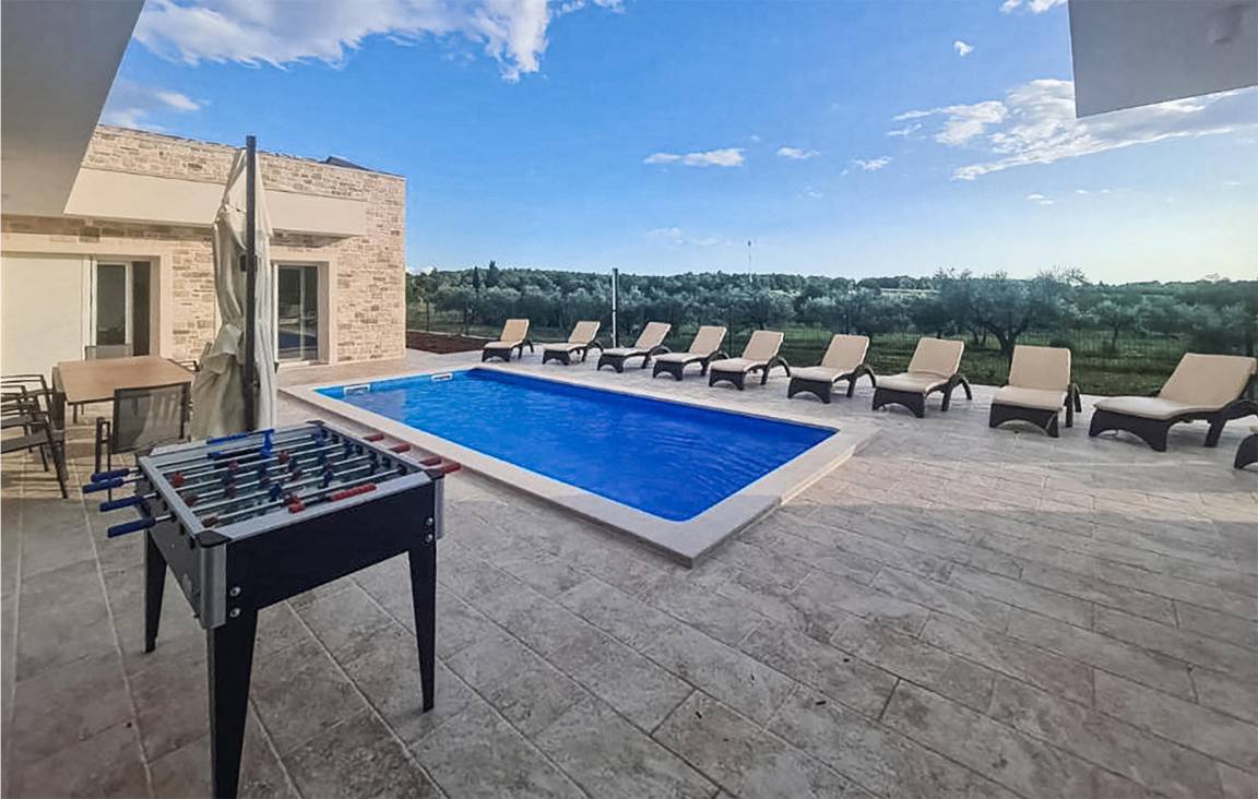 200 M² Ferienhaus ∙ 4 Schlafzimmer ∙ 8 Gäste - Umag