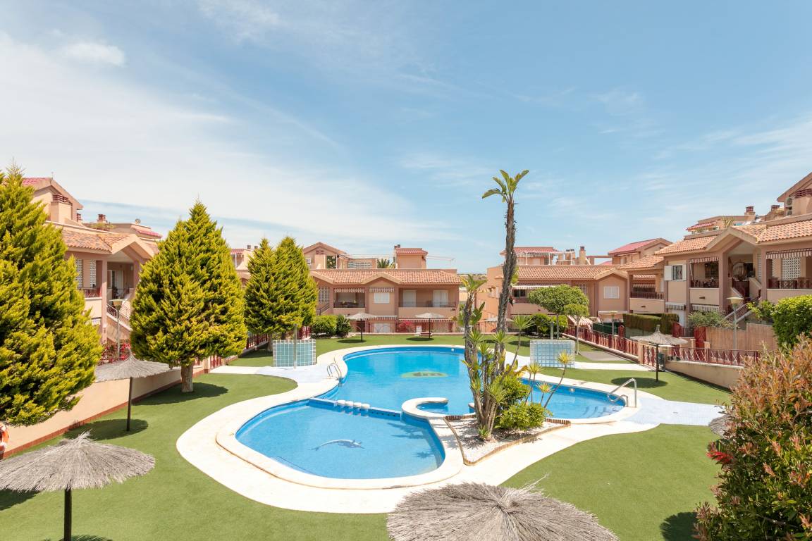 80 M² Ferienhaus ∙ 3 Schlafzimmer ∙ 5 Gäste - Santa Pola