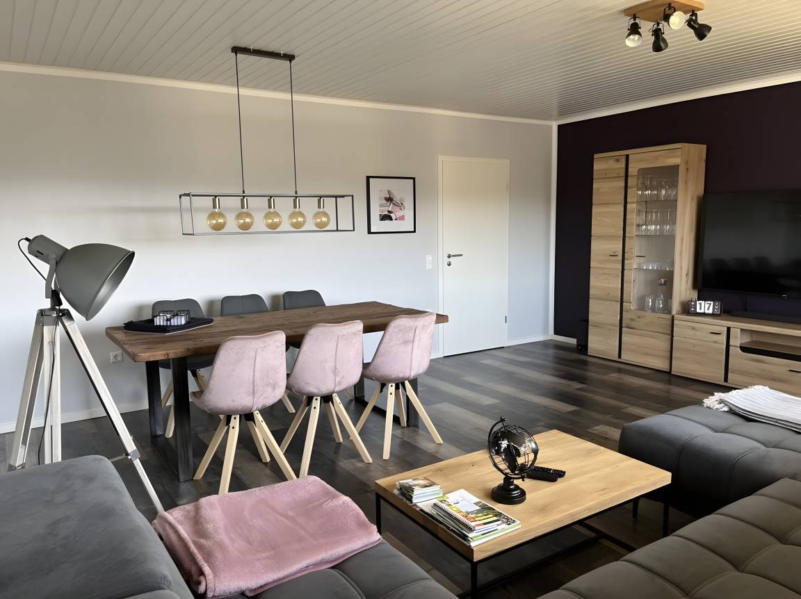 180 M² Ferienwohnung ∙ 5 Schlafzimmer ∙ 11 Gäste - Attendorn