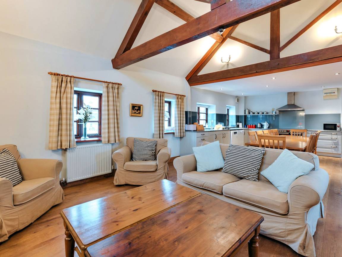 180 M² House ∙ 1 Bedroom ∙ 12 Guests - Stokesay Castle