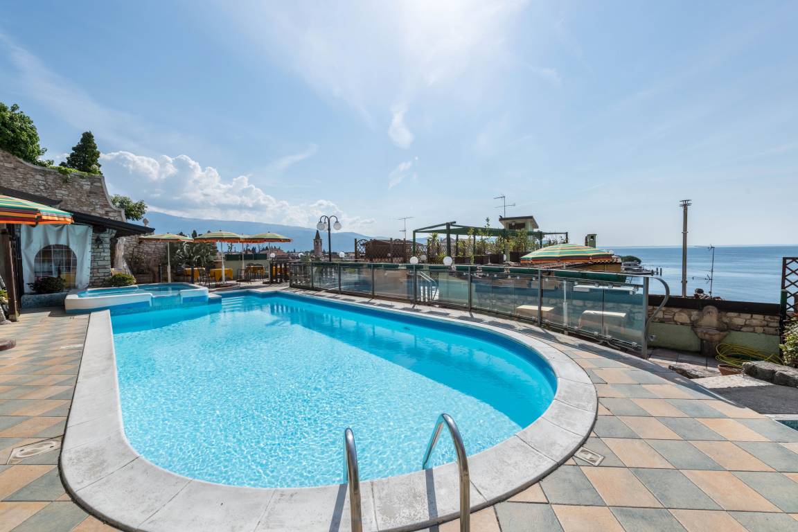 45 M² Apart Hotel ∙ 1 Slaapkamer ∙ 4 Gasten - Garda