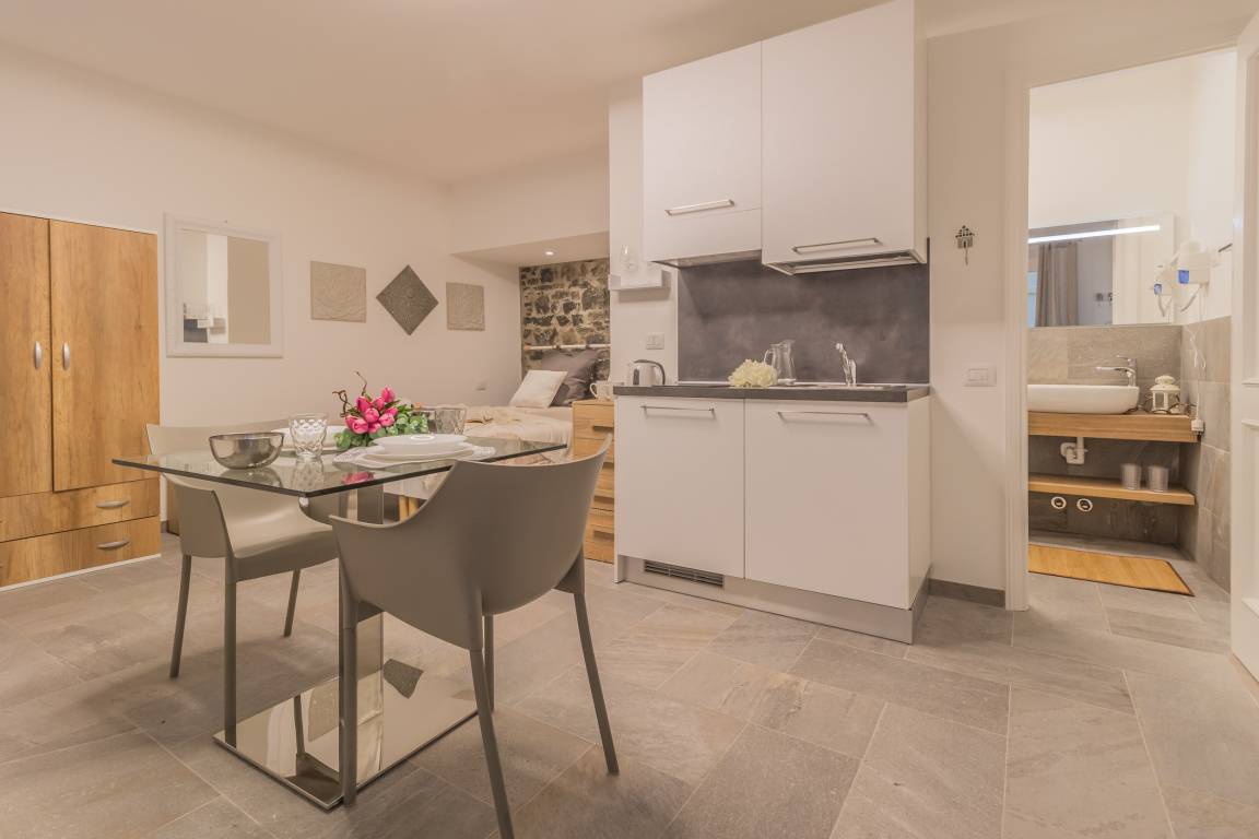 38 M² Ferienwohnung ∙ 1 Schlafzimmer ∙ 2 Gäste - Varenna