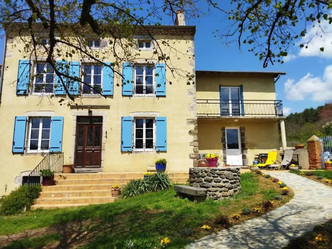 240 M² Maison De Vacances ∙ 5 Chambres ∙ 14 Personnes - Brioude
