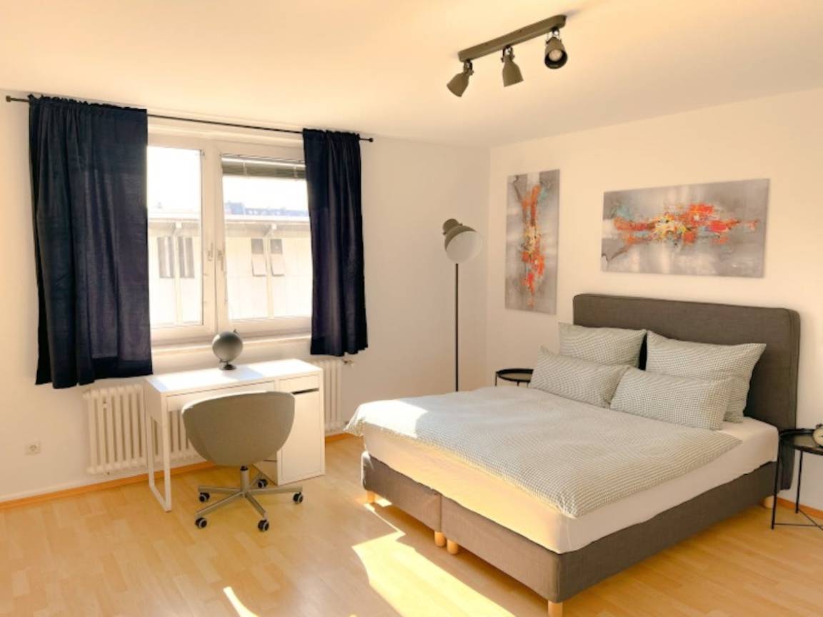 75 M² Private Room ∙ 1 Bedroom ∙ 1 Guest - Frankfurt