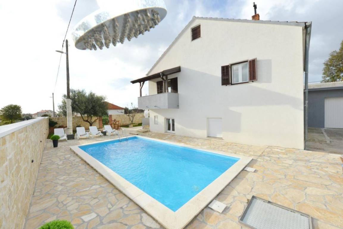 125 M² Ferienhaus ∙ 3 Schlafzimmer ∙ 8 Gäste - Zadar