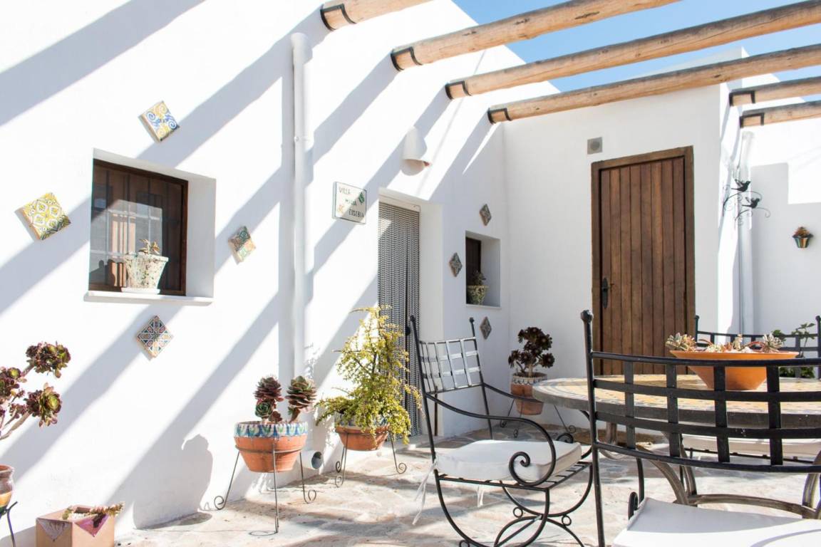 98 M² Casa ∙ 2 Habitaciones ∙ 4 Huéspedes - Níjar