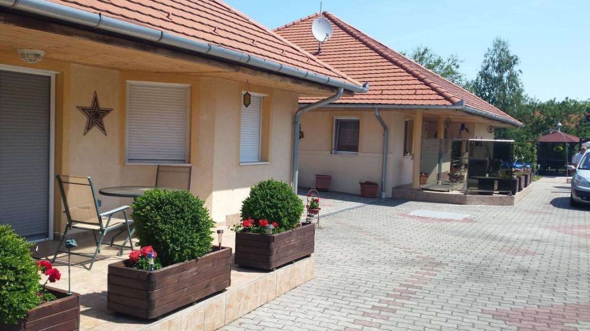 110 M² Ferienhaus ∙ 3 Schlafzimmer ∙ 7 Gäste - Gyenesdiás