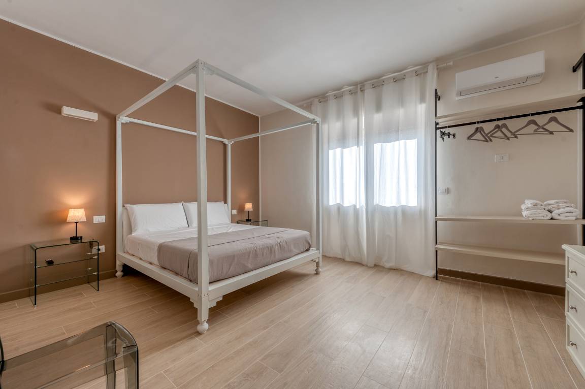 140 M² Apartamento ∙ 3 Habitaciones ∙ 6 Huéspedes - Lecce