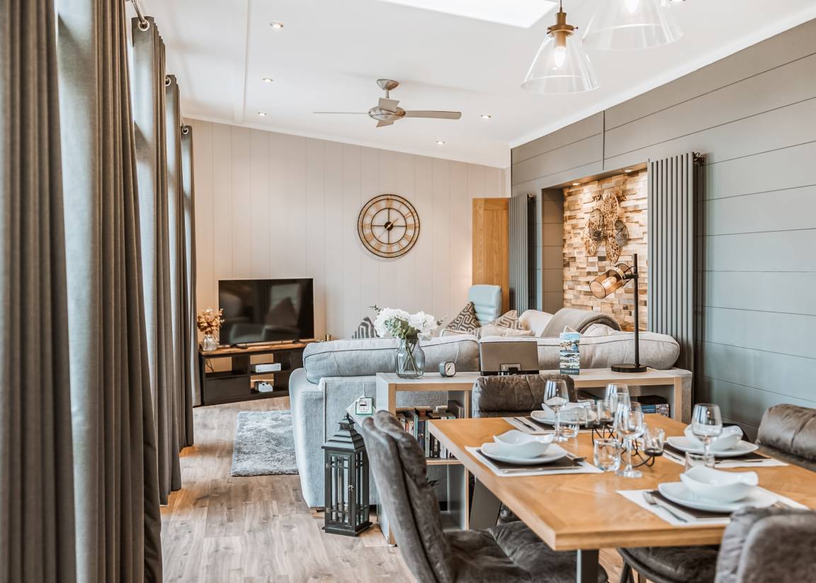 Chalet ∙ 2 Bedrooms ∙ 4 Guests - Staffordshire