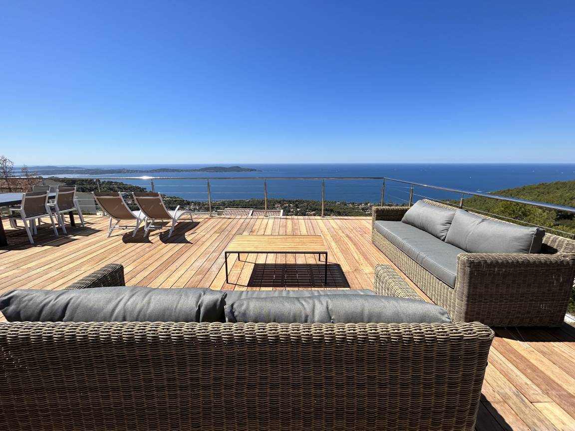 180 M² Villa ∙ 4 Chambres ∙ 10 Personnes - Hyères