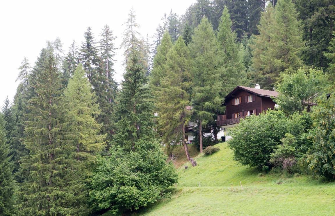 110 M² Chalet ∙ 4 Bedrooms ∙ 8 Guests - Valbella