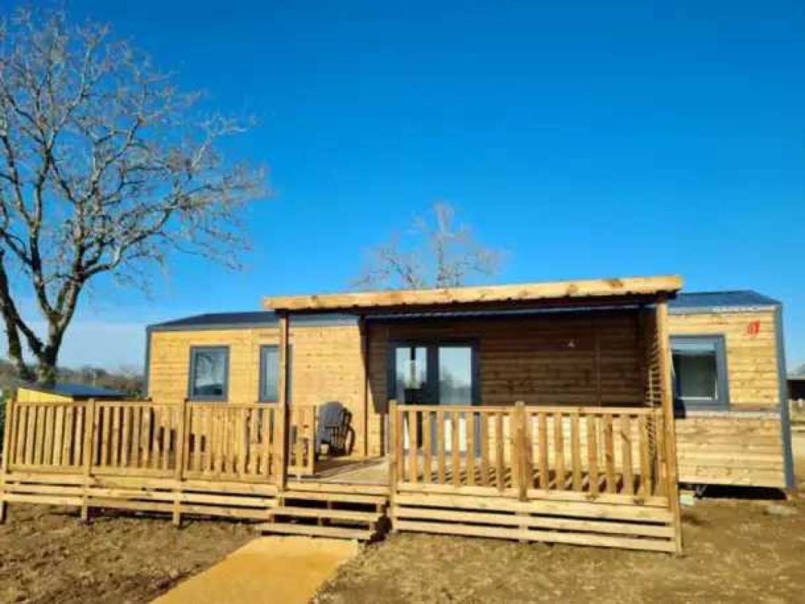 37 M² Camping ∙ 3 Chambres ∙ 8 Personnes - Lot