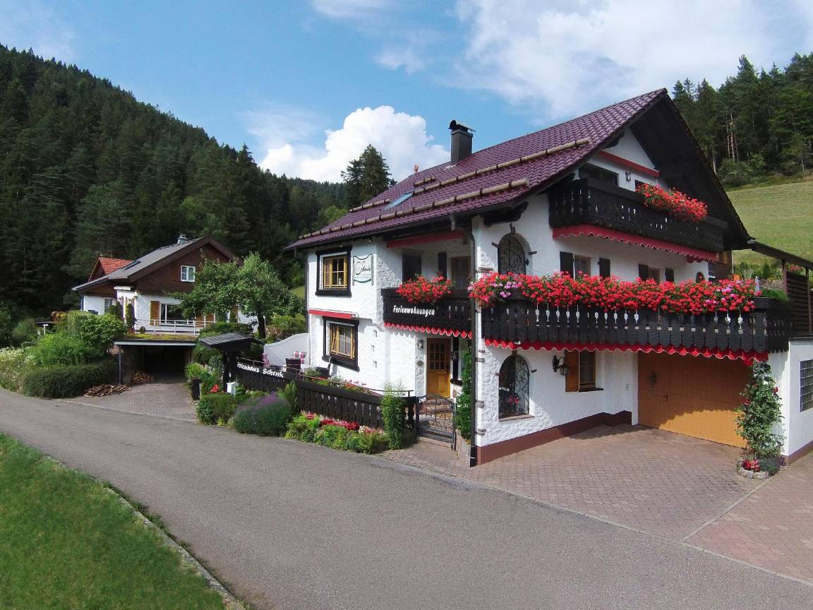 70 M² Ferienwohnung ∙ 1 Schlafzimmer ∙ 4 Gäste - Baiersbronn