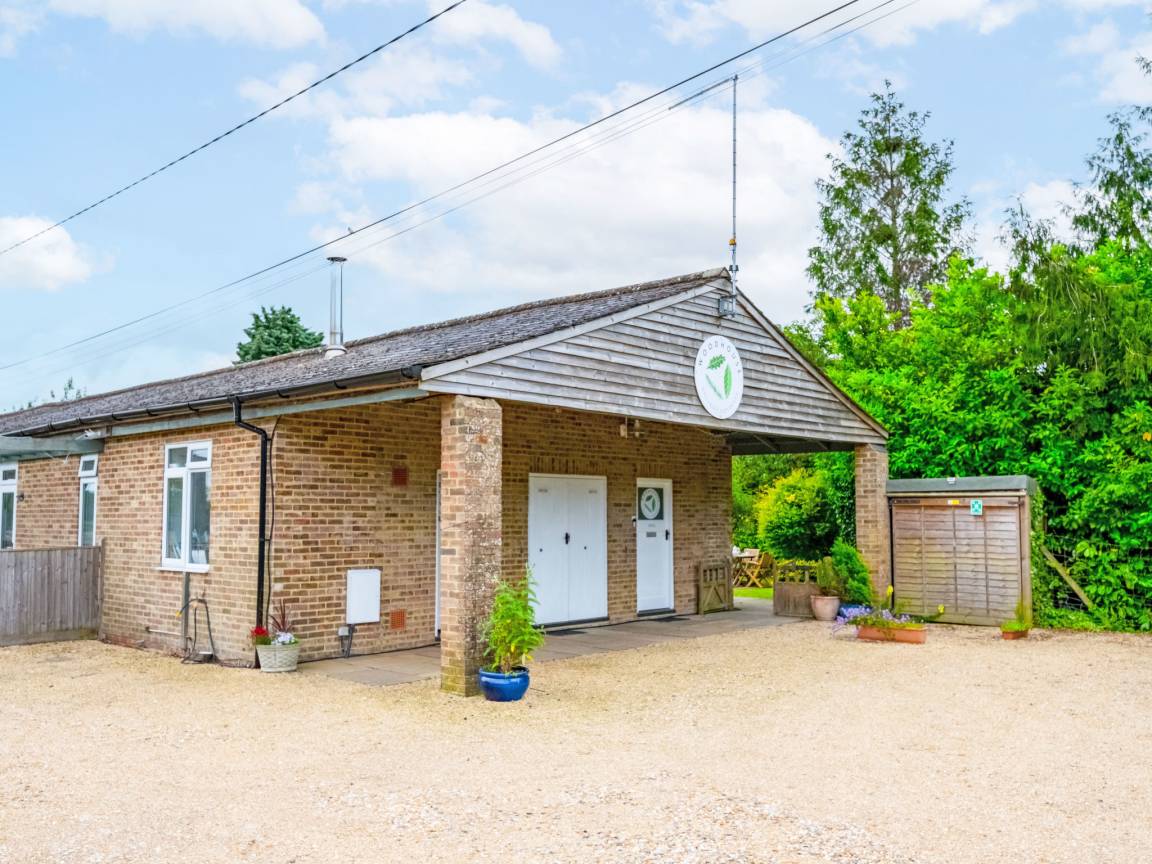 73 M² House ∙ 3 Bedrooms ∙ 6 Guests - Steyning
