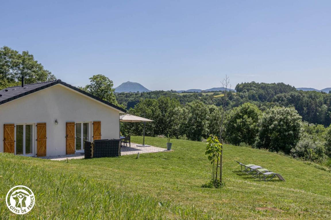 90 M² Gîte ∙ 3 Chambres ∙ 6 Personnes - Orcival