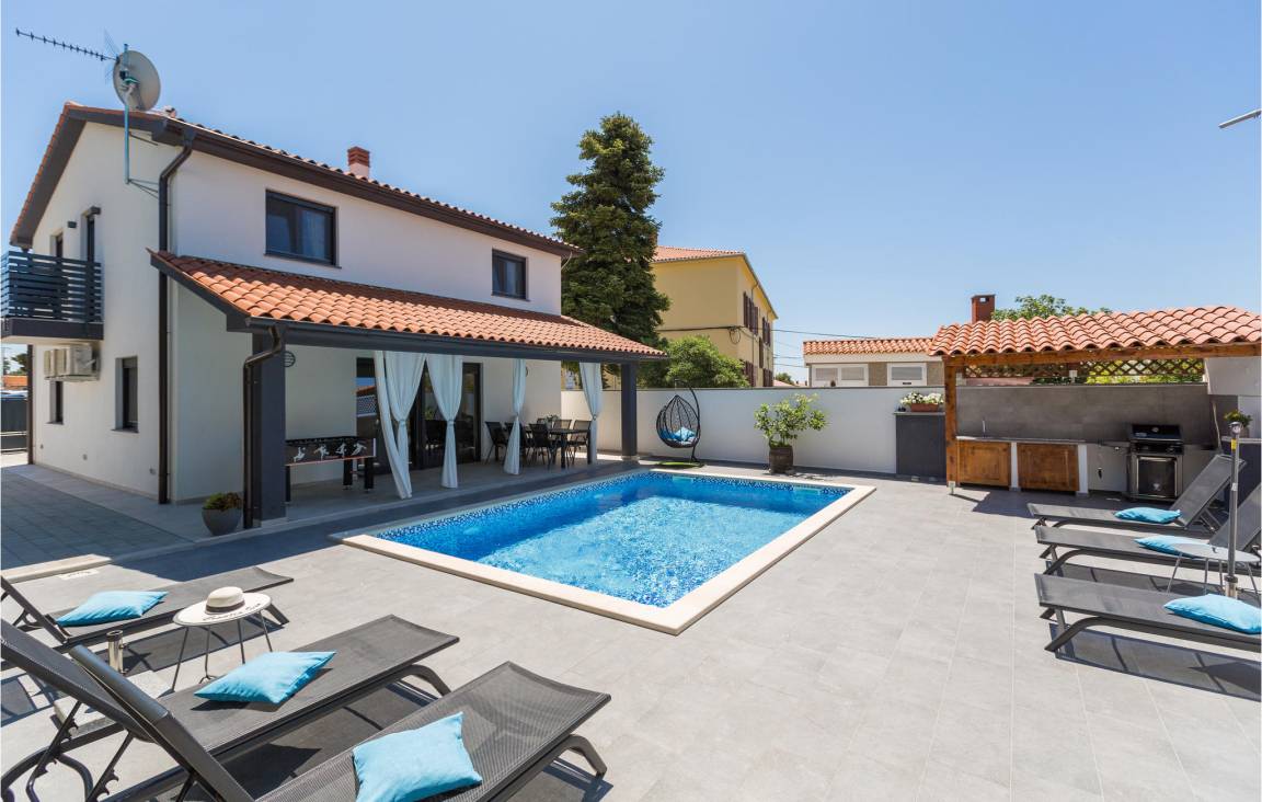 150 M² House ∙ 3 Bedrooms ∙ 6 Guests - Pula