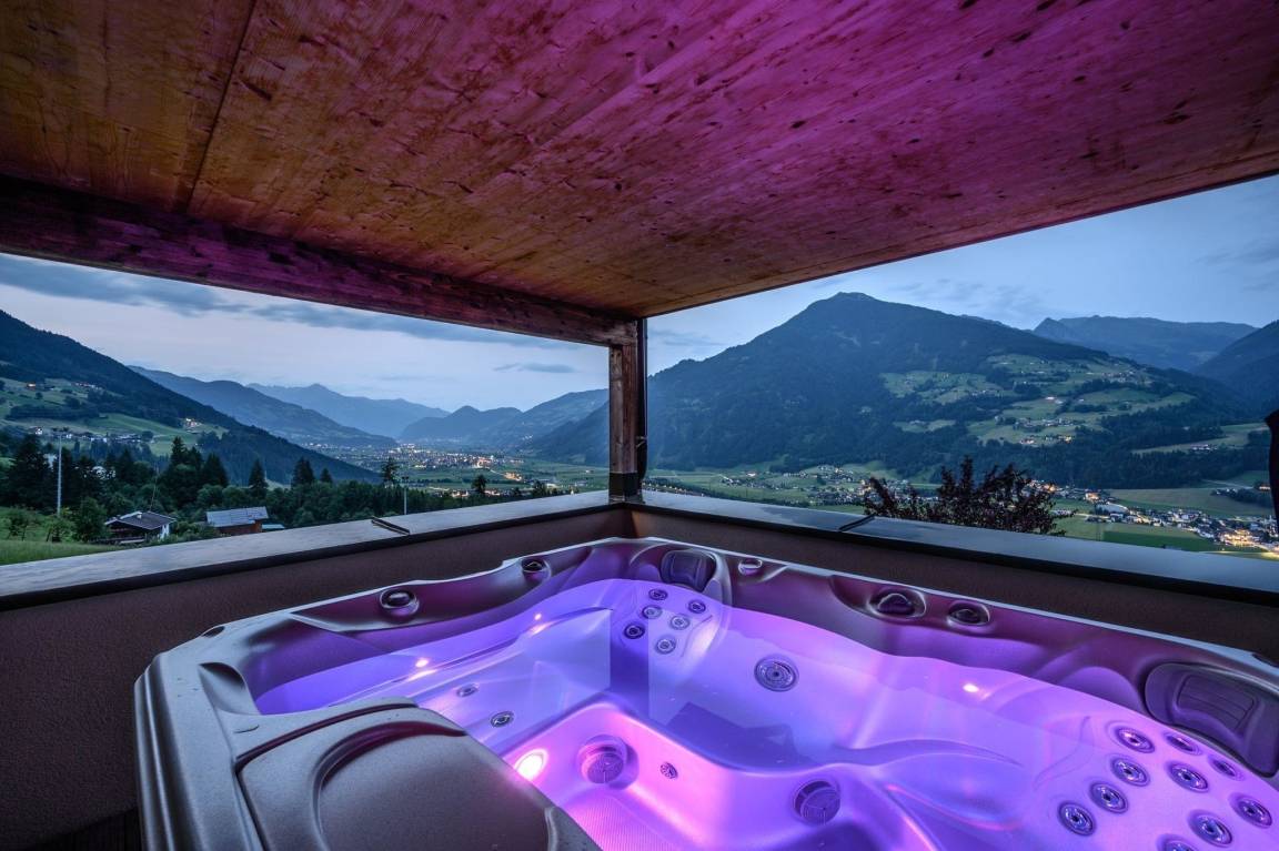 125 M² Apartment ∙ 3 Bedrooms ∙ 9 Guests - Kaltenbach