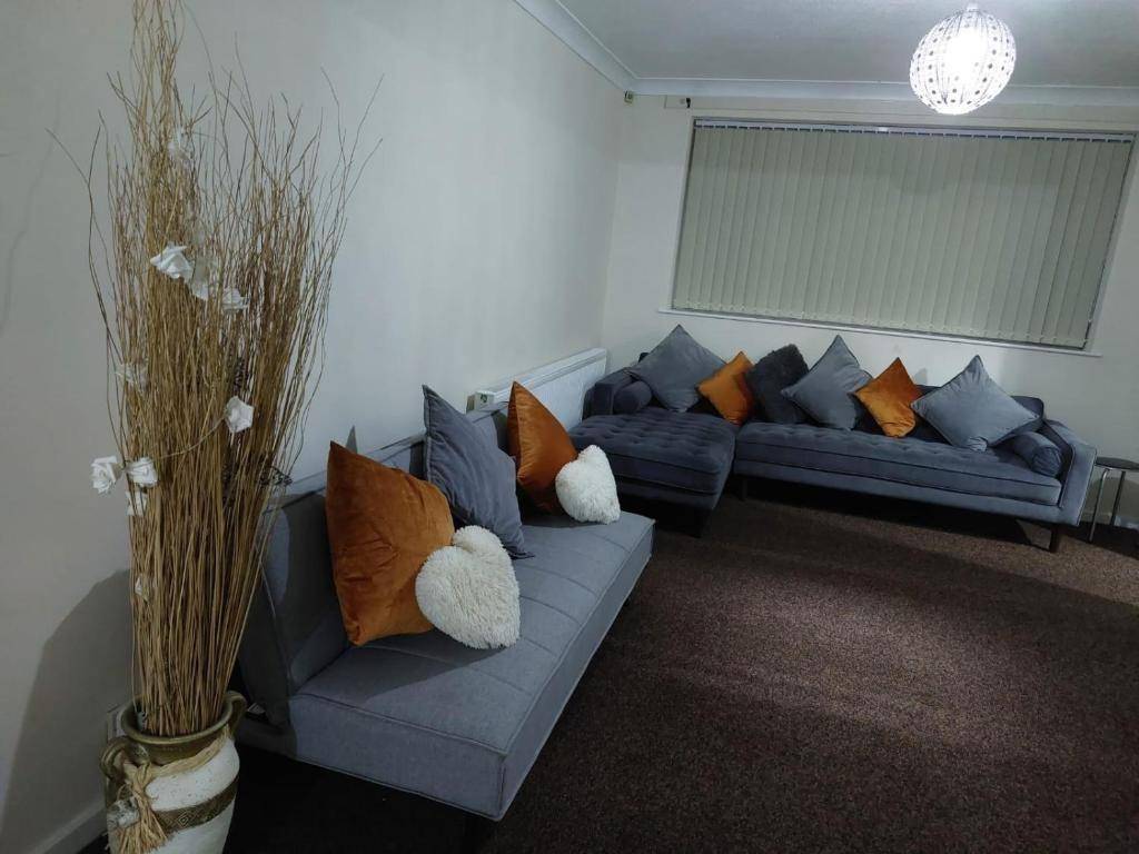 90 M² House ∙ 3 Bedrooms ∙ 6 Guests - Leicester