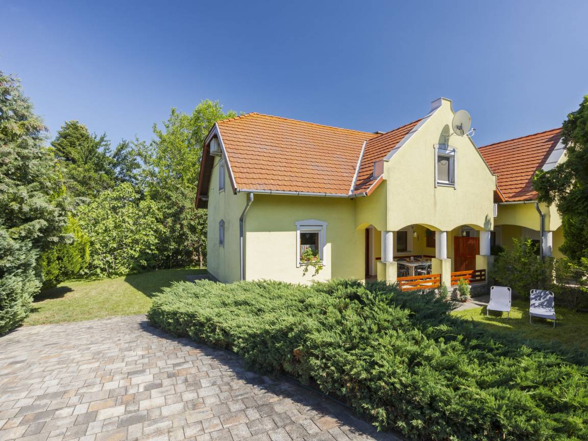 Apartment ∙ 3 Bedrooms ∙ 6 Guests - Badacsony