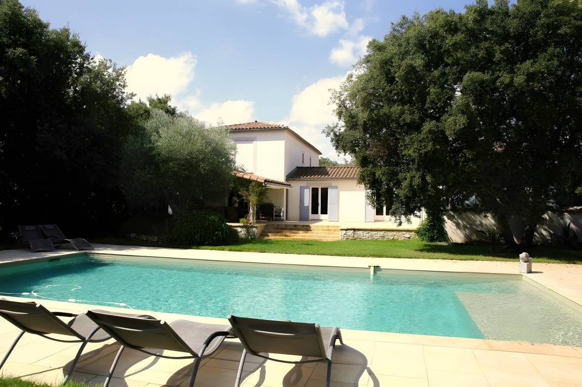 219 M² Casa Vacanza ∙ 4 Camere Da Letto ∙ 8 Ospiti - Uzès