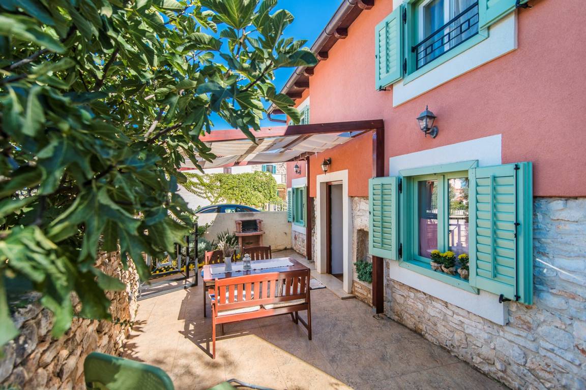 72 M² Ferienhaus ∙ 2 Schlafzimmer ∙ 4 Gäste - Peroj