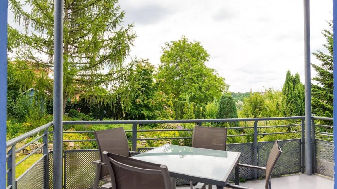 76 M² Ferienwohnung ∙ 2 Schlafzimmer ∙ 4 Gäste - Freital