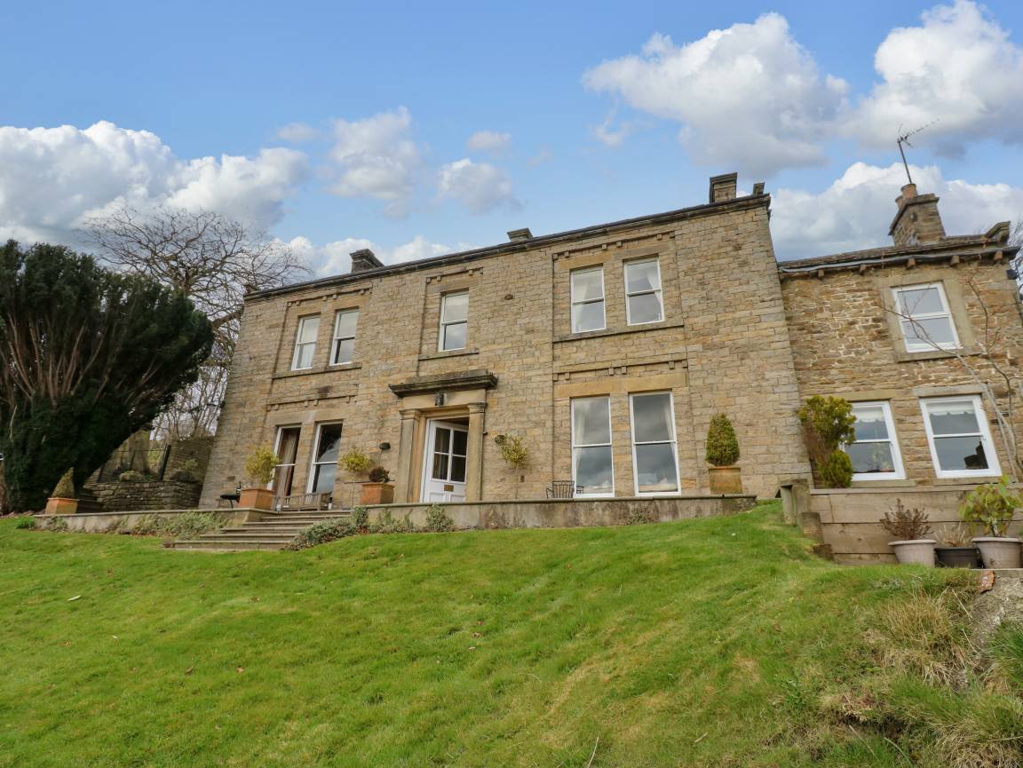 Cottage ∙ 8 Bedrooms ∙ 16 Guests - Askrigg