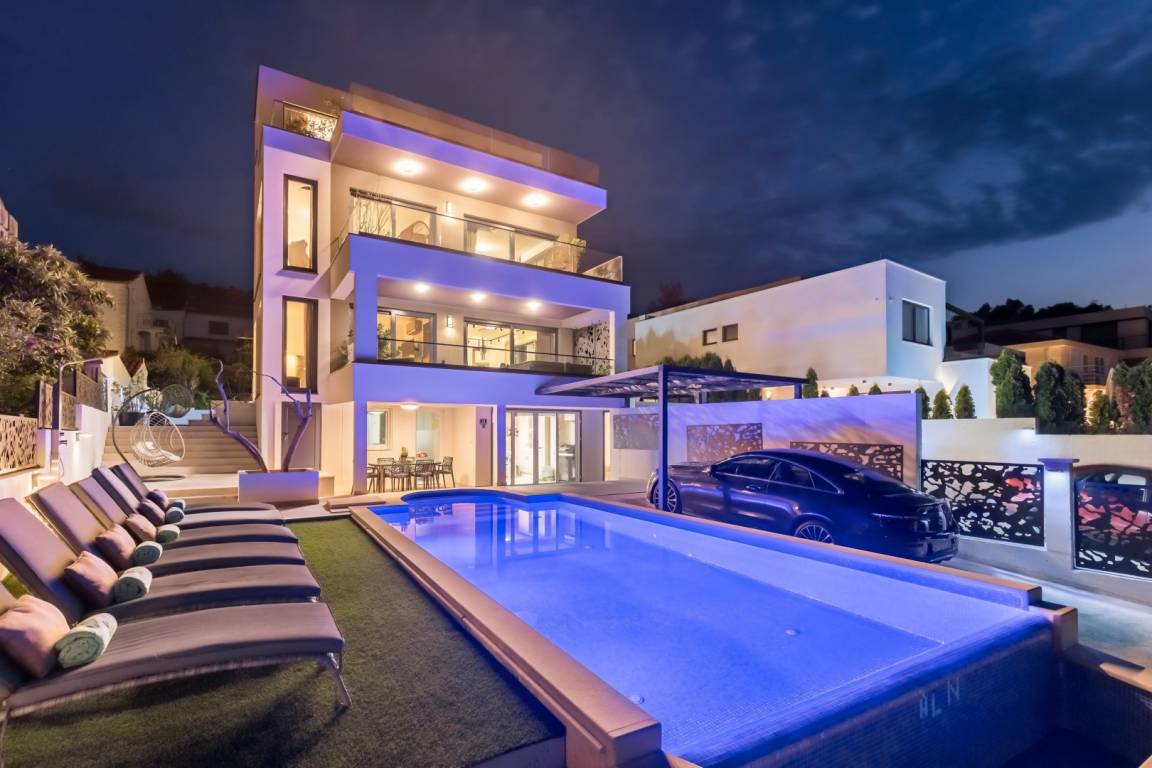 250 M² Villa ∙ 3 Schlafzimmer ∙ 6 Gäste - Seget Vranjica