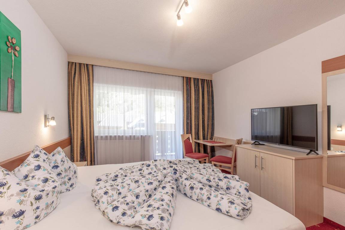 45 M² Ferienwohnung ∙ 1 Schlafzimmer ∙ 4 Gäste - Längenfeld