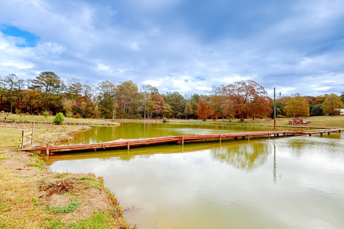 241 M² House ∙ 4 Bedrooms ∙ 14 Guests - Griffin, GA