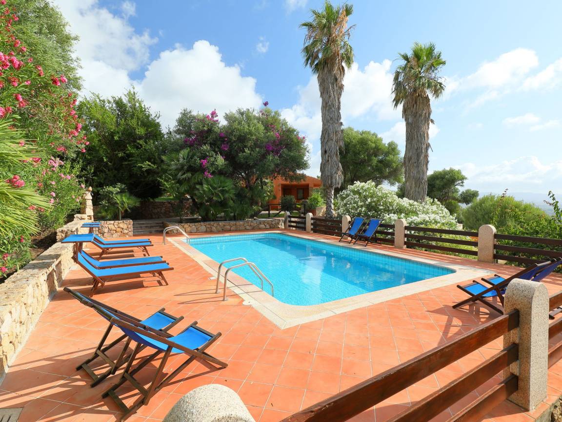 190 M² Villa ∙ 6 Bedrooms ∙ 12 Guests - Valledoria