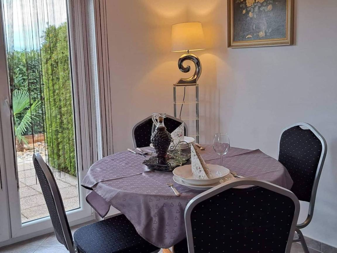 60 M² Ferienwohnung ∙ 2 Schlafzimmer ∙ 5 Gäste - Malinska