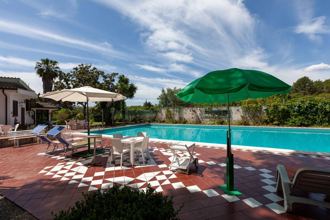 180 M² Villa ∙ 4 Schlafzimmer ∙ 8 Gäste - Francavilla Fontana
