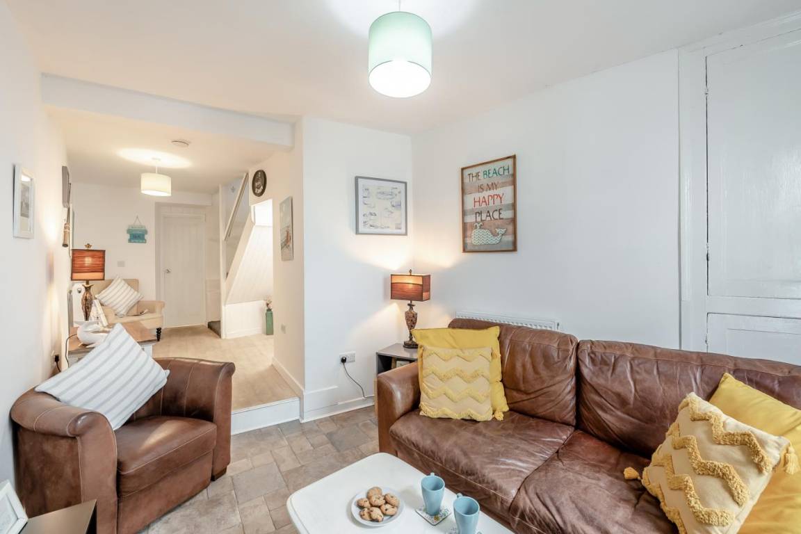 Cottage ∙ 2 Bedrooms ∙ 4 Guests - Dartmouth