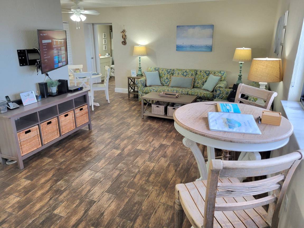 Condo ∙ 1 Bedroom ∙ 6 Guests - New Smyrna Beach, FL