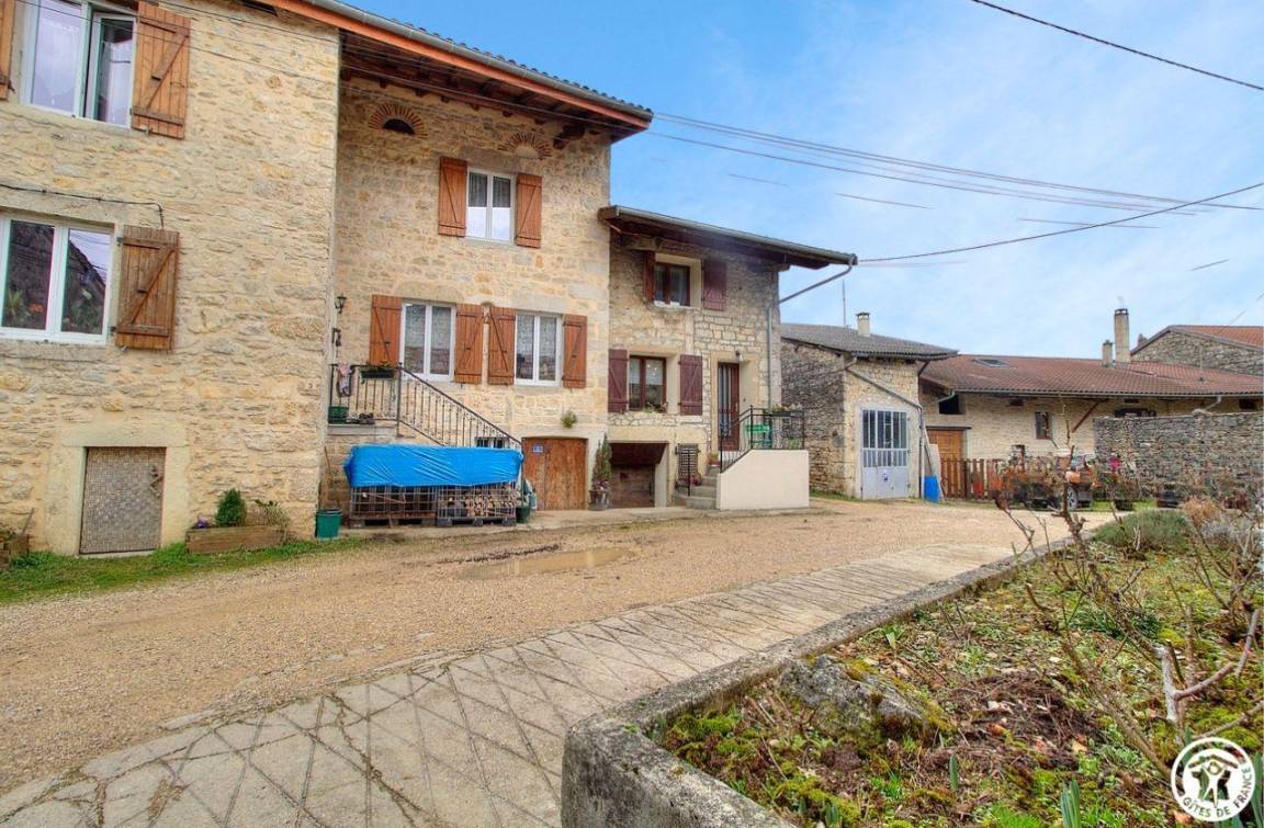 63 M² Gîte ∙ 2 Chambres ∙ 4 Personnes - Ain