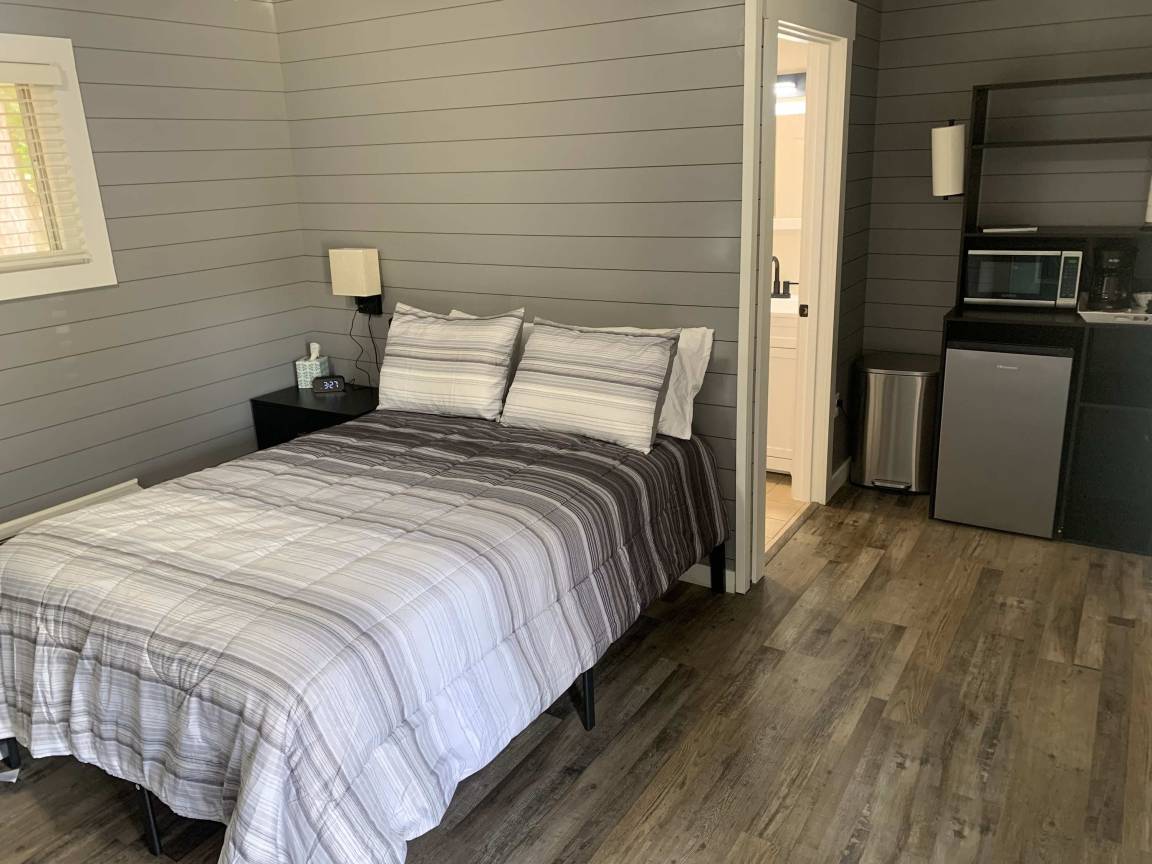 Studio Flat ∙ 1 Bedroom ∙ 2 Guests - Roscommon, MI