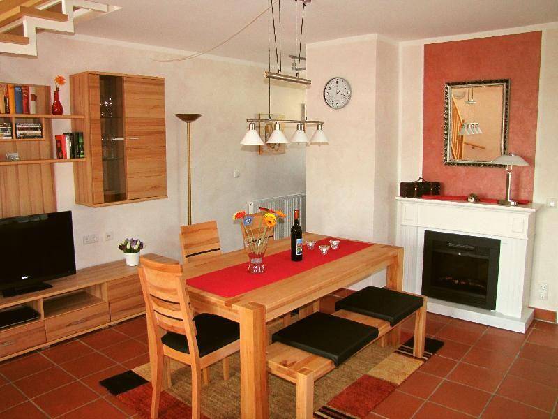 75 M² Ferienwohnung ∙ 2 Schlafzimmer ∙ 6 Gäste - Dranske