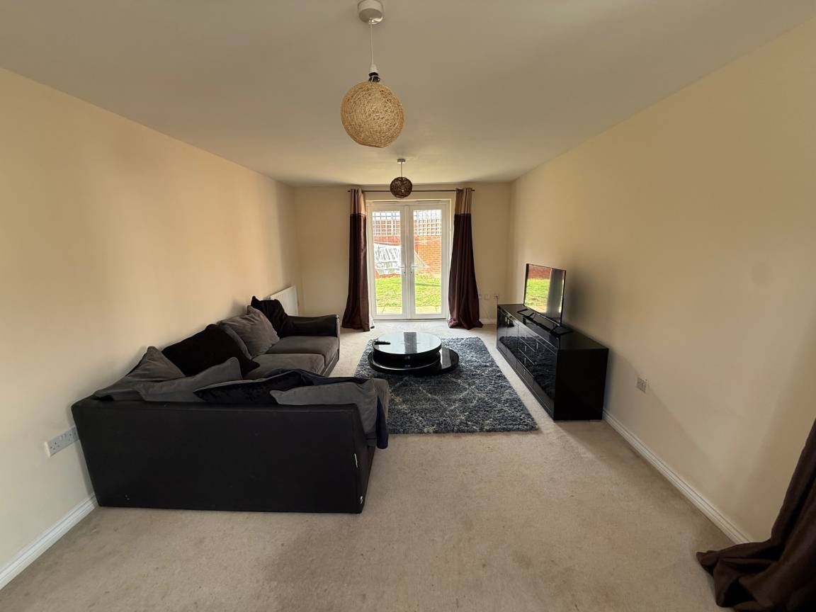 125 M² Talo ∙ 3 Makuuhuonetta ∙ 6 Vierasta - Aylesbury