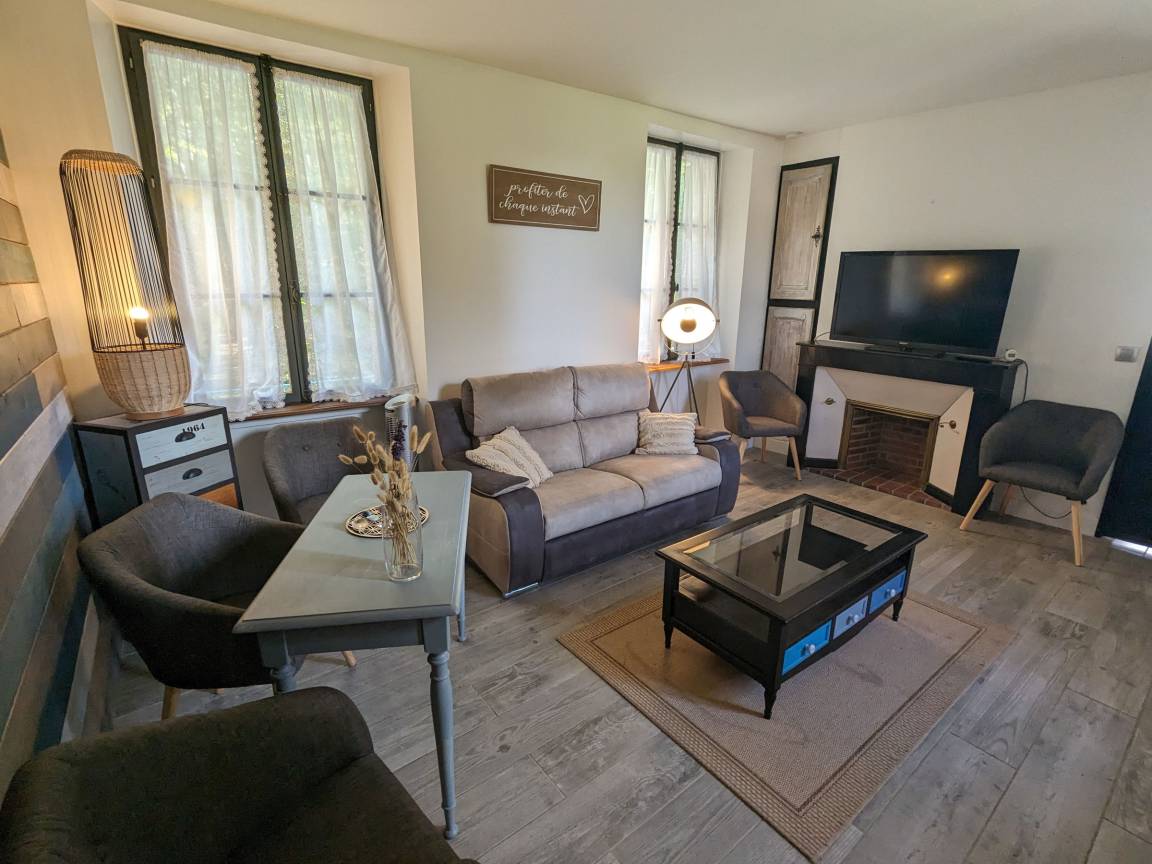 90 M² Cottage ∙ 3 Bedrooms ∙ 6 Guests - Courtenay, France