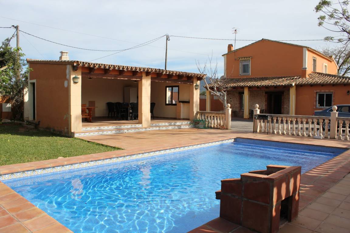 160 M² Villa ∙ 4 Chambres ∙ 8 Personnes - Dénia
