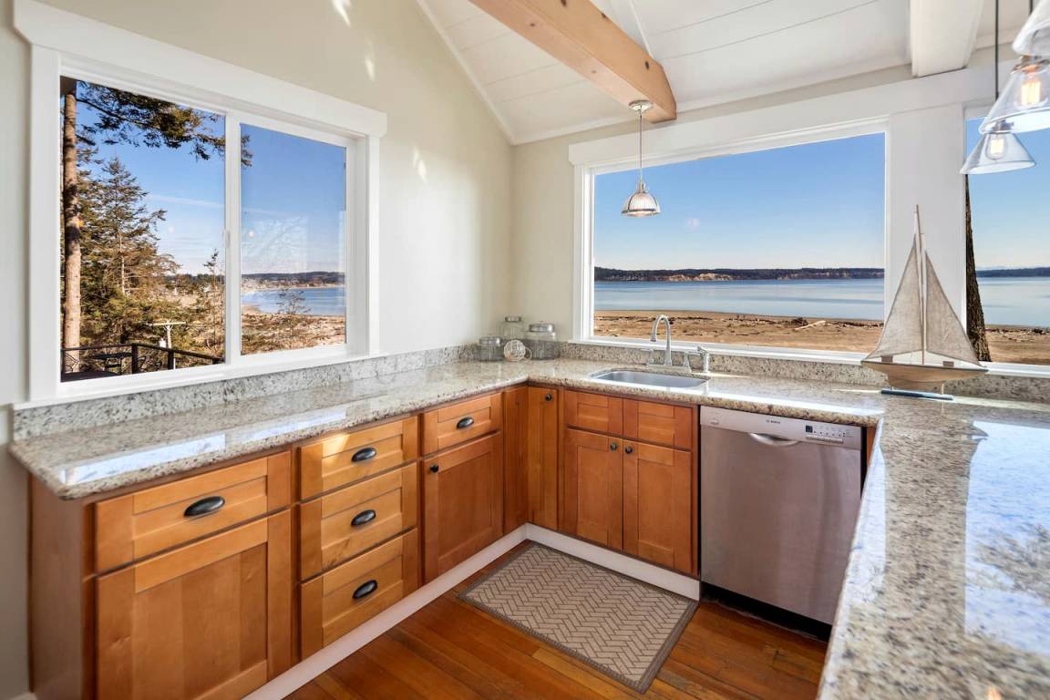 House ∙ 3 Bedrooms ∙ 8 Guests - Freeland, WA